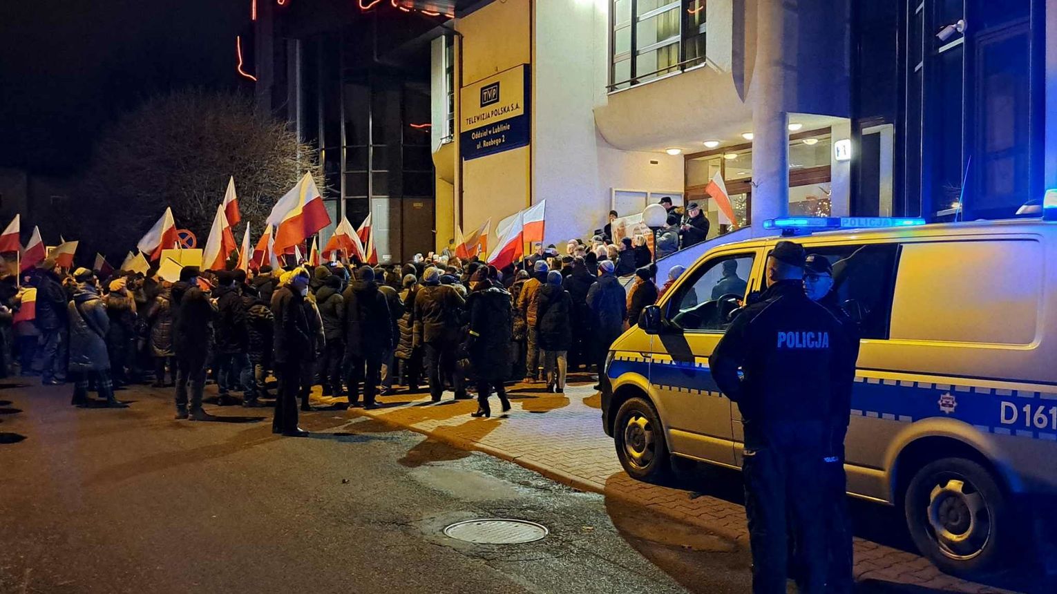 Kolejny protest przed TVP Lublin. "To były media, które przedstawiały ...