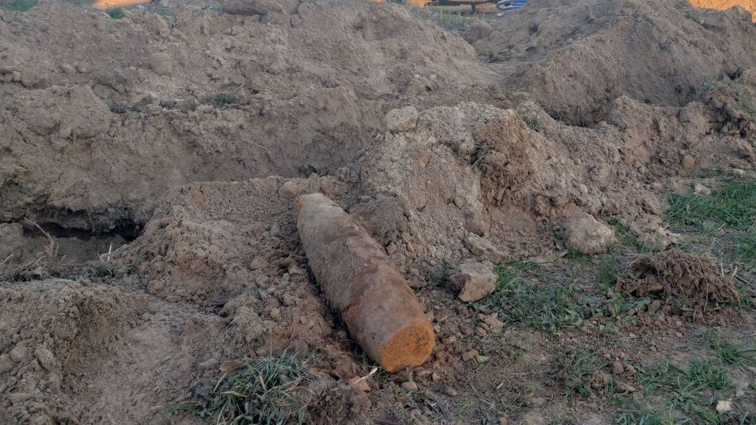 Pocisk artyleryjski znaleziony na budowie