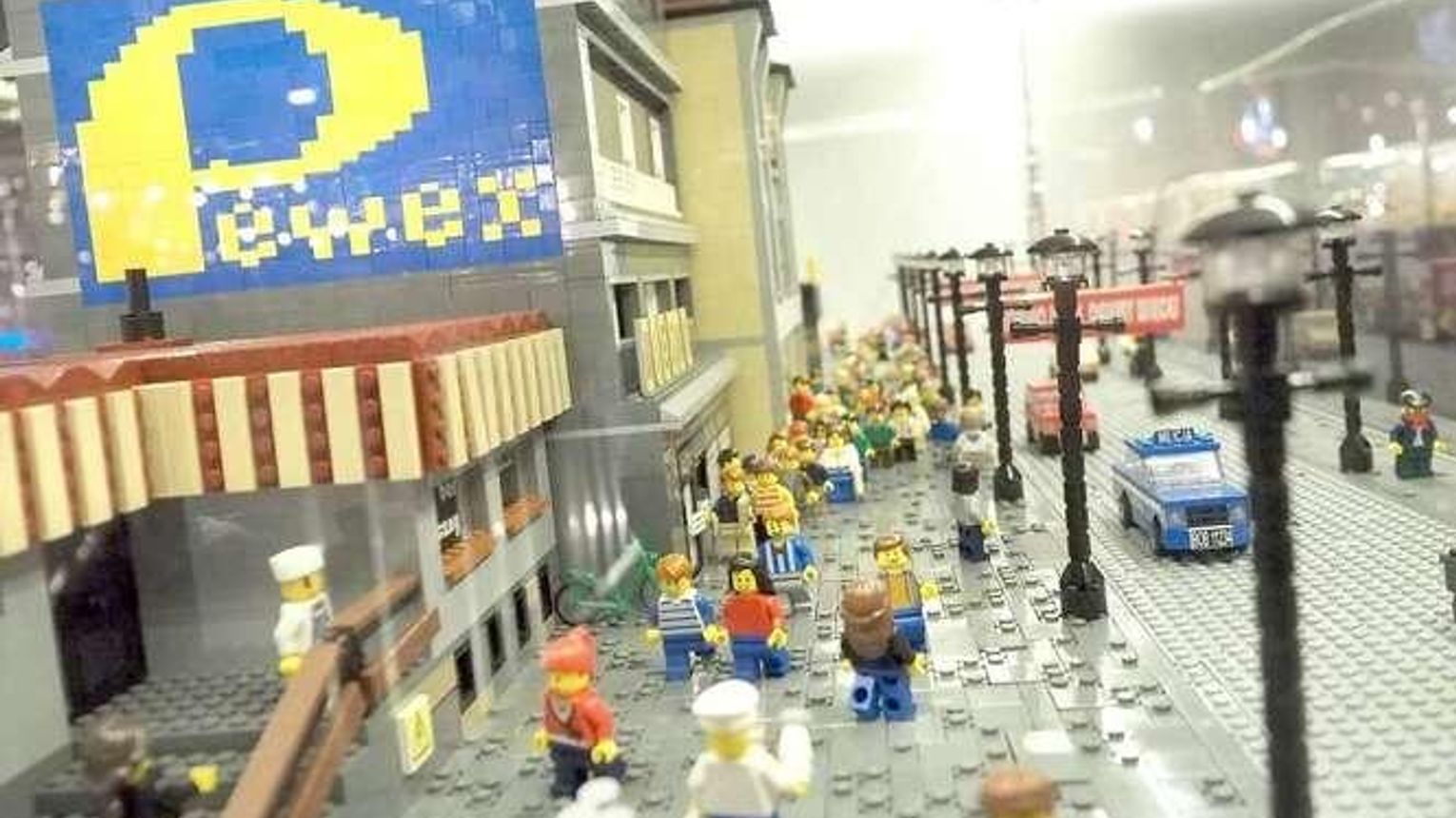 Wystawa klocków LEGO w Lublinie: Titanic, Pałac Kultury i Pewex (wideo ...